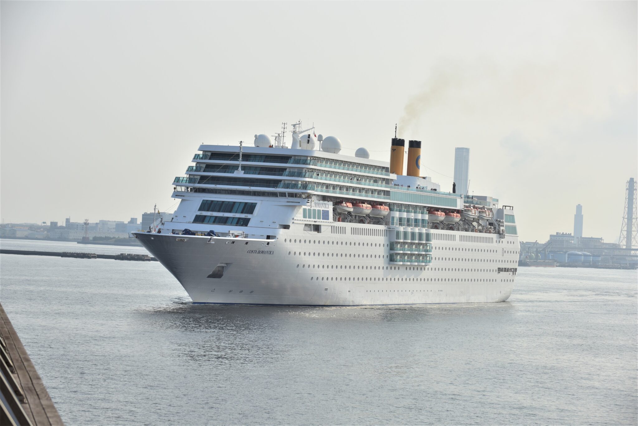 コスタ・ロマンチカ:横浜港 | フネコ - Funeco