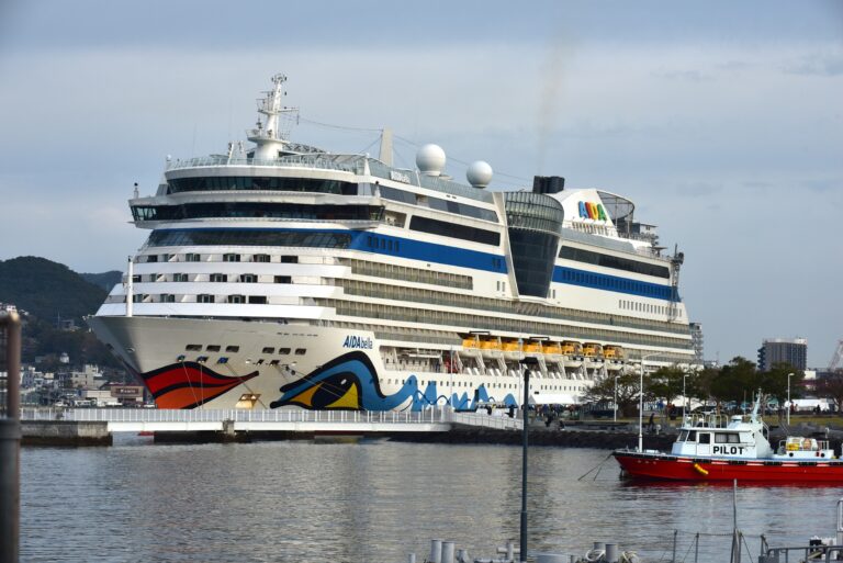 アイーダ・ベラ:長崎港 | フネコ - Funeco