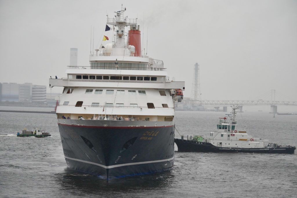 にっぽん丸:横浜港 大さん橋埠頭 | フネコ - Funeco